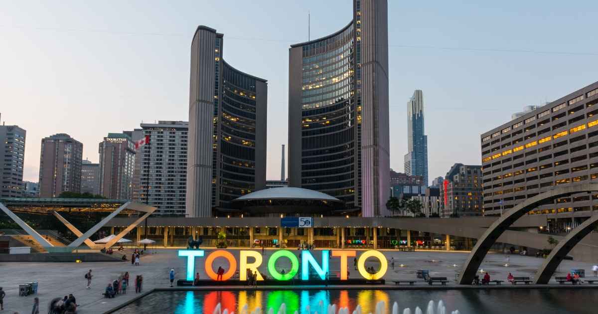 Walking Tour Toronto: Exploring the City's Rich History and Culture