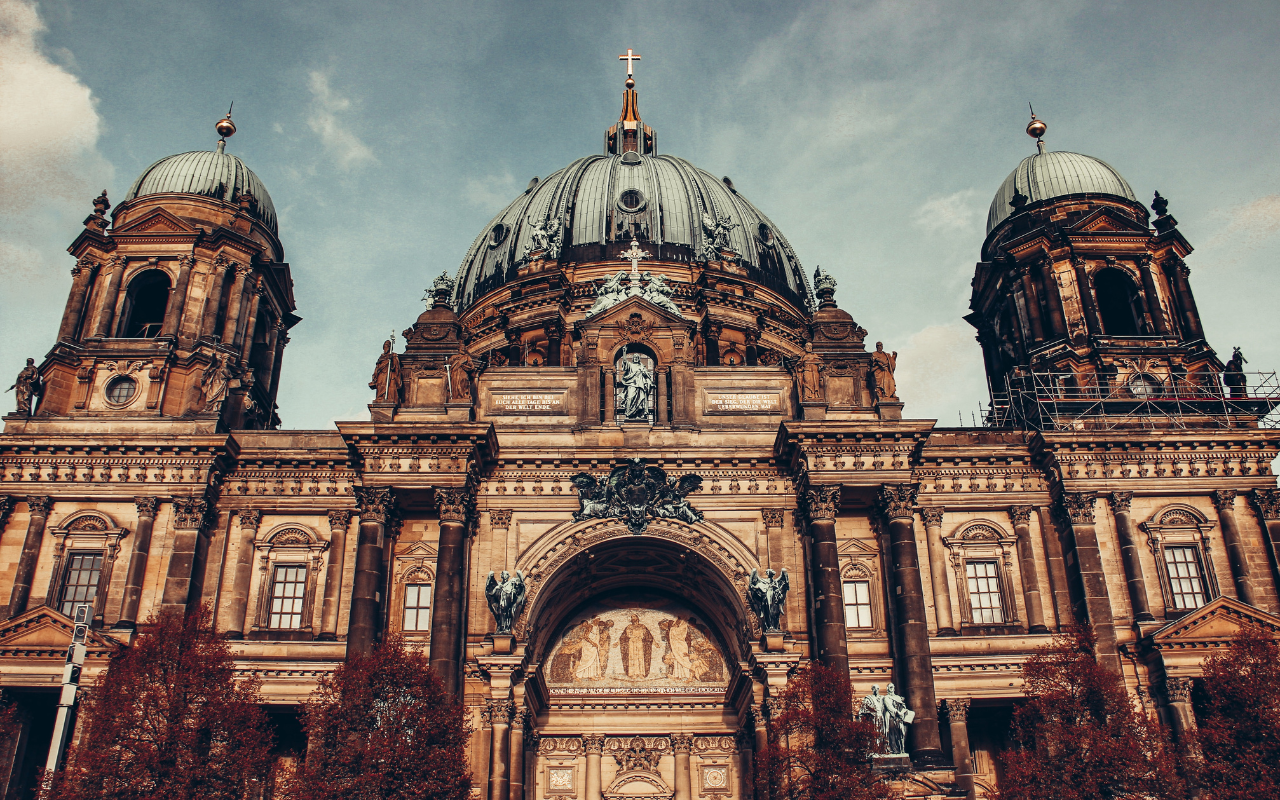 Hop-on Hop-off Local Berlin Bus | Vox City